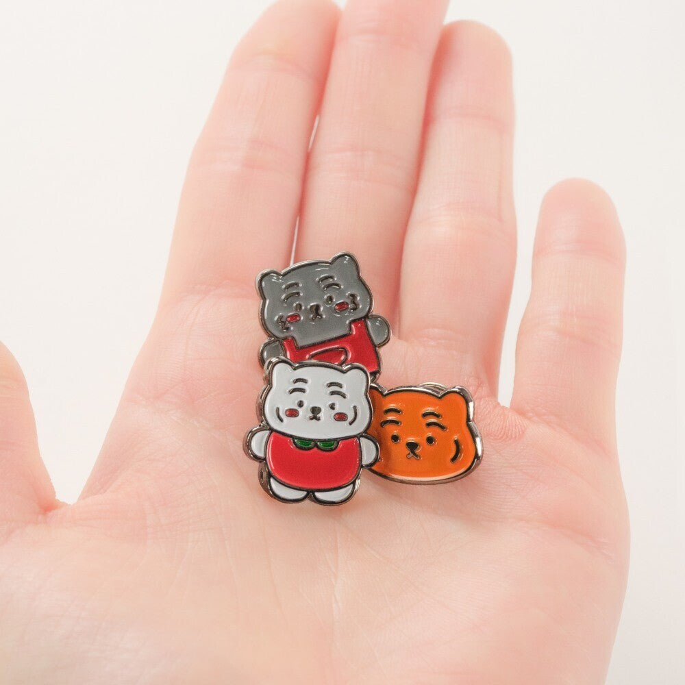 Muzik Tiger Pin Badge - Suspender Pants Black Tiger — PaperMarket